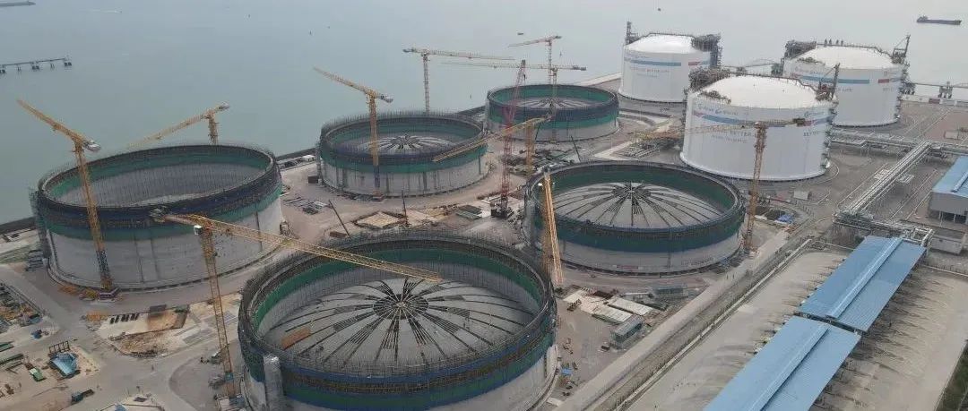 珠海LNG二期项目5座27万方储罐完成拱顶模块吊装 - 新疆凯龙清洁能源股份有限公司